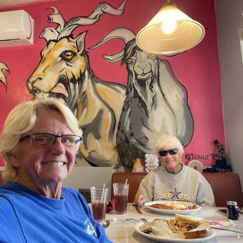 WILDLIFE CAFE - Updated July 2025 - 61 Photos & 13 Reviews - 7862 ...