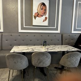 TABLE 22 - Updated December 2025 - 256 Photos & 141 Reviews - 4924 E ...