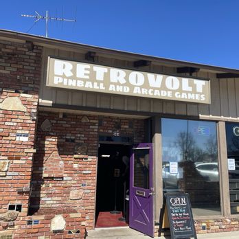 RETROVOLT ARCADE - Updated May 2025 - 261 Photos & 112 Reviews - 544 ...