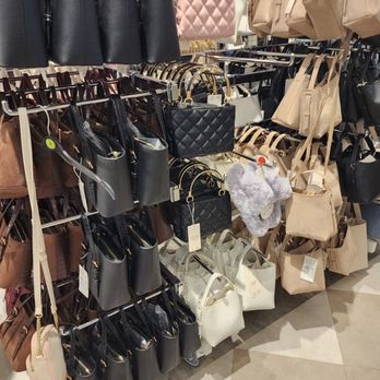 PRIMARK - Updated October 2025 - 54 Photos & 20 Reviews - Damrak 77 ...