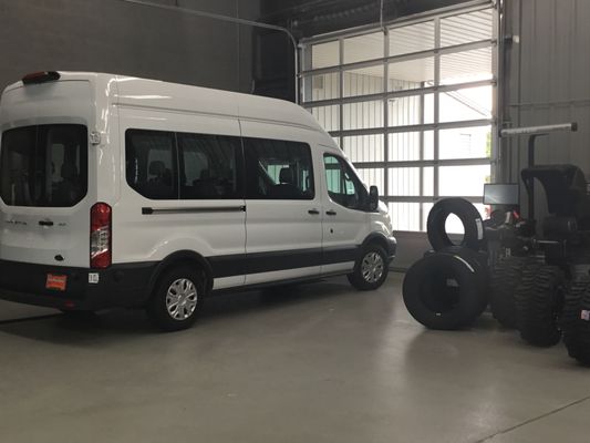 QUICK LANE TIRE & AUTO CENTER - Updated October 2025 - 41 Photos - 12821 State Route 21, De Soto ...