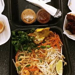 YOSHI EXPRESS STREET FOOD - 80 Photos & 80 Reviews - 210 Market View Dr ...