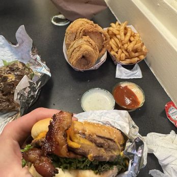 RED MILL BURGERS - Updated December 2025 - 689 Photos & 1515 Reviews ...