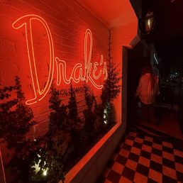 DRAKE’S HOLLYWOOD - Updated May 2025 - 426 Photos & 282 Reviews - 8747 ...
