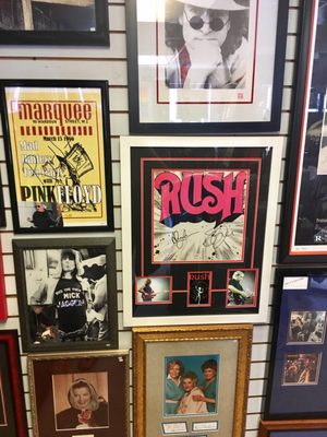 DD COLLECTABLES - Updated June 2025 - 12 Photos & 13 Reviews - 154 ...