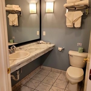 SAND BAR INN - Updated October 2025 - 59 Route 2, South Hero, Vermont ...