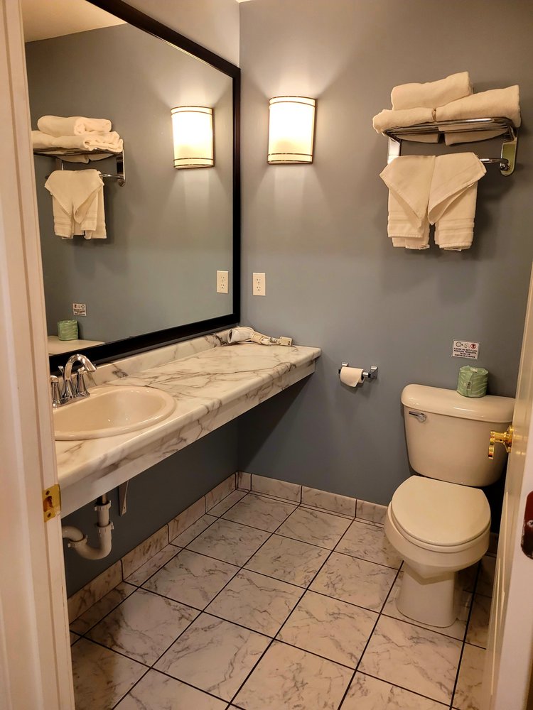 STARLIGHT INN - Updated December 2025 - 55 Photos & 55 Reviews - 179 ...