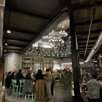 LUCILLE - Updated May 2024 - 773 Photos & 571 Reviews - 101 King St ...