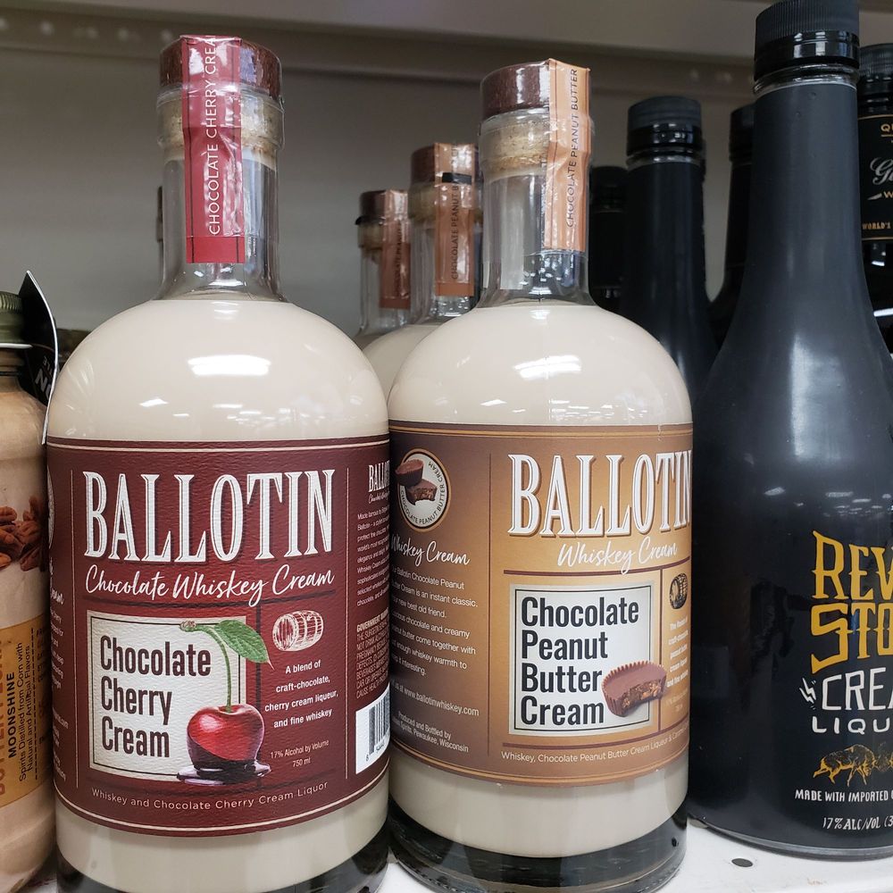 LIQUOR LOCKER - Updated August 2025 - 4920 University Dr, Evansville ...