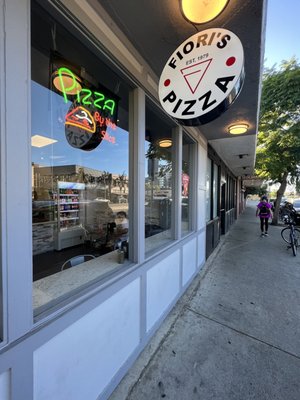 FIORI’S PIZZA - Updated October 2025 - 81 Photos & 67 Reviews - 811 W ...