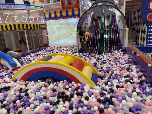 KIDZTOPIA INDOOR PLAYGROUND - Updated April 2026 - 54 Photos & 78 ...
