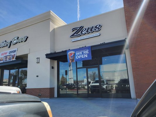 ZEUS FRESH MEDITERRANEAN - 32 Photos & 34 Reviews - 1456 E North Ave ...