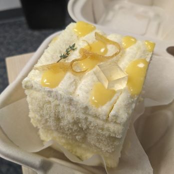 BEYOND PASTRY STUDIO - 340 Photos & 73 Reviews - 1067 Alakea St ...