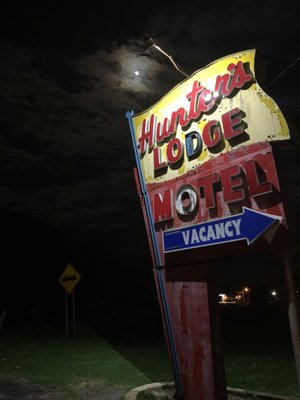 HUNTER’S LODGE RESTAURANT & MOTEL - Updated January 2026 - 22 Photos ...