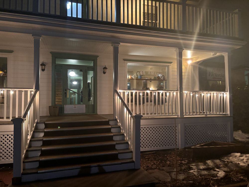 HOTEL VICTORIA - Updated June 2025 - 535 Avenue De La Gare, St-Pascal ...