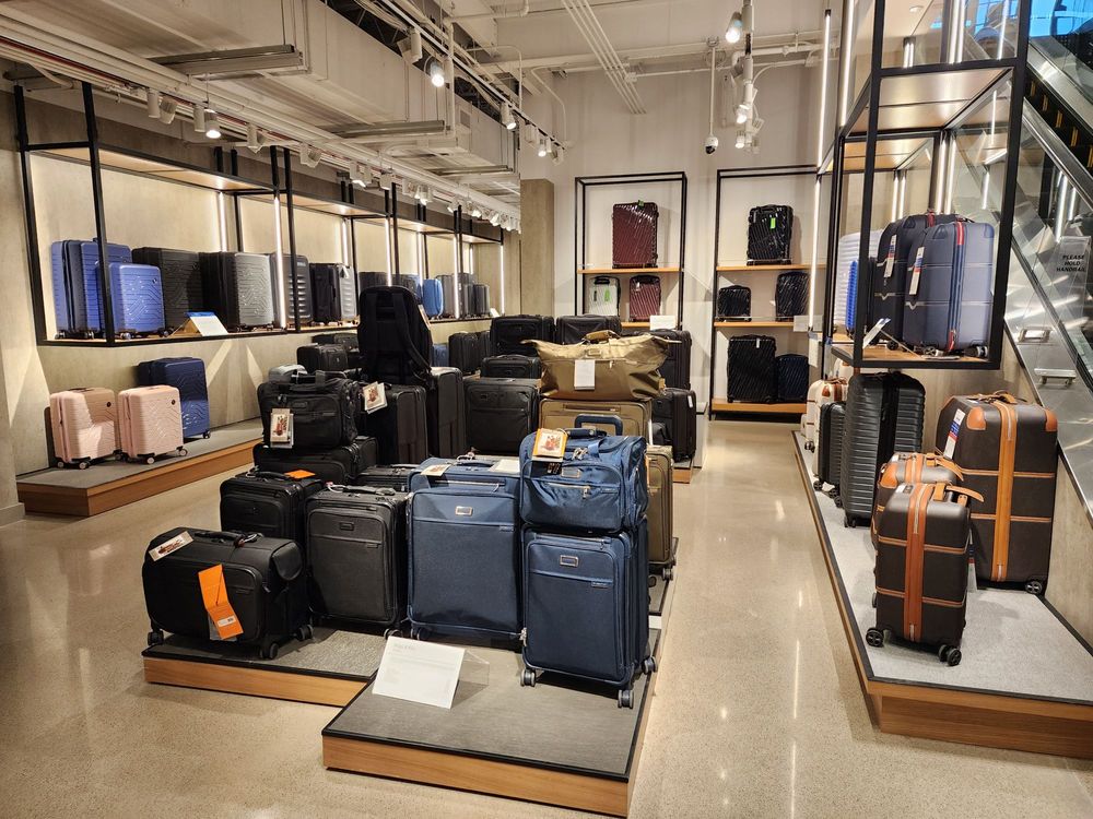 BLOOMIE’S BY BLOOMINGDALE’S - Updated December 2025 - 77 Photos & 24 ...