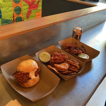 ROWDY ROOSTER - Updated June 2025 - 218 Photos & 89 Reviews - 140 W ...