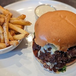 LEO ANNAPOLIS - Updated July 2024 - 103 Photos & 68 Reviews - 212 West ...