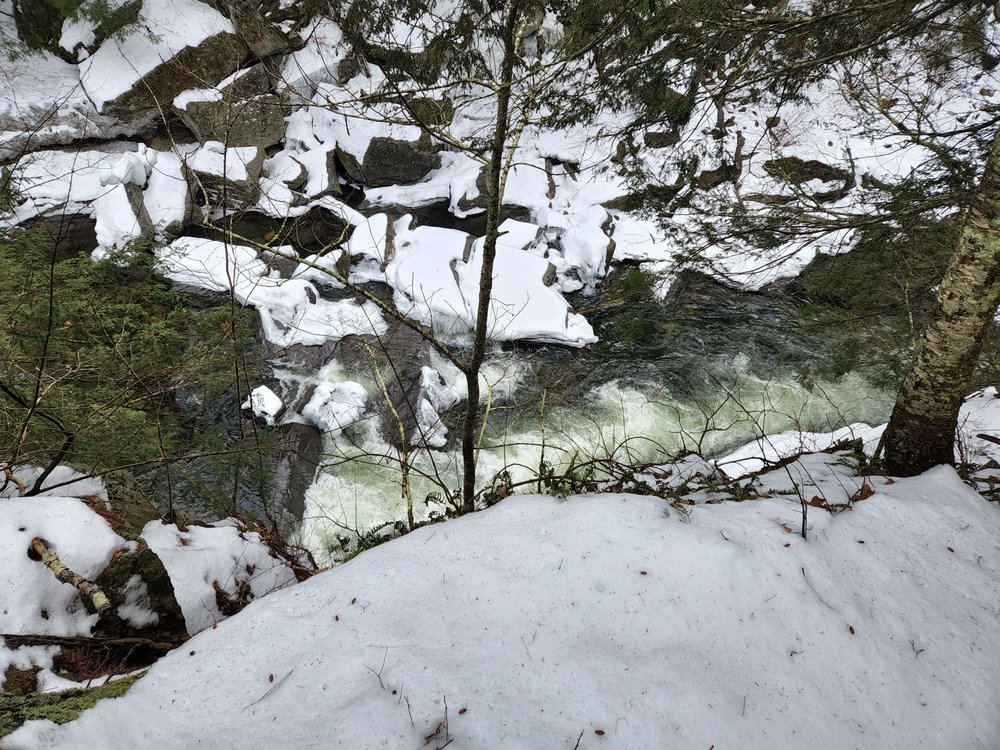 CHESTERFIELD GORGE - Updated December 2025 - 25 Photos - River Rd ...