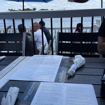 THE LIGHTHOUSE RESTAURANT & DOCK BAR - Updated December 2025 - 571 ...