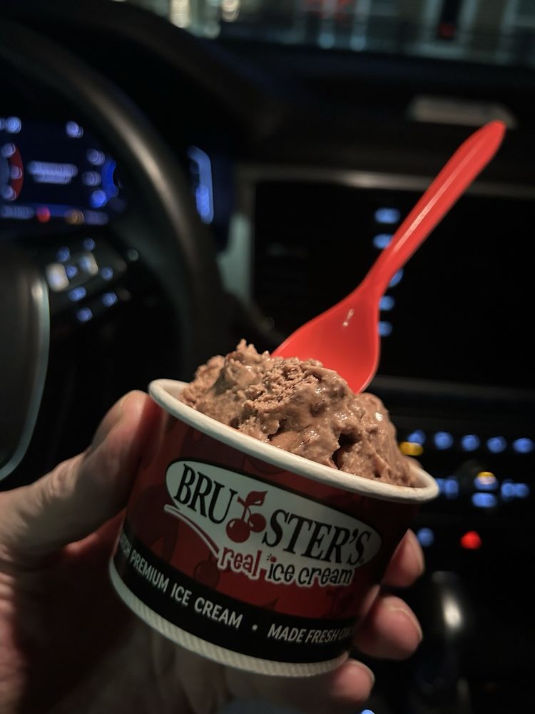 BRUSTER’S REAL ICE CREAM - Updated May 2025 - 30 Photos & 14 Reviews - 17 W 727 Roosevelt Rd ...
