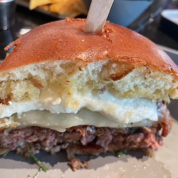 FLANKER KITCHEN + SPORTS BAR - Updated October 2025 - 79 Photos & 24 ...