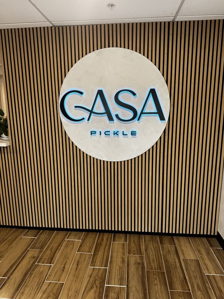 CASA PICKLE - Updated January 2026 - 28 Photos - 8725 Meadowcroft Dr ...