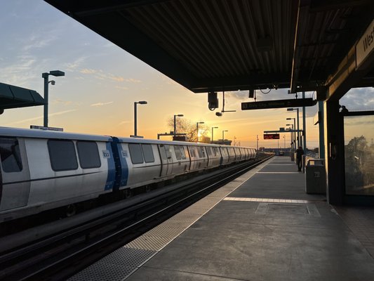 BART - WEST OAKLAND STATION - Updated January 2026 - 149 Photos & 102 ...