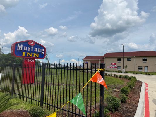 MUSTANG INN - Updated June 2026 - 12020 S Sam Houston Pkwy E, Houston ...