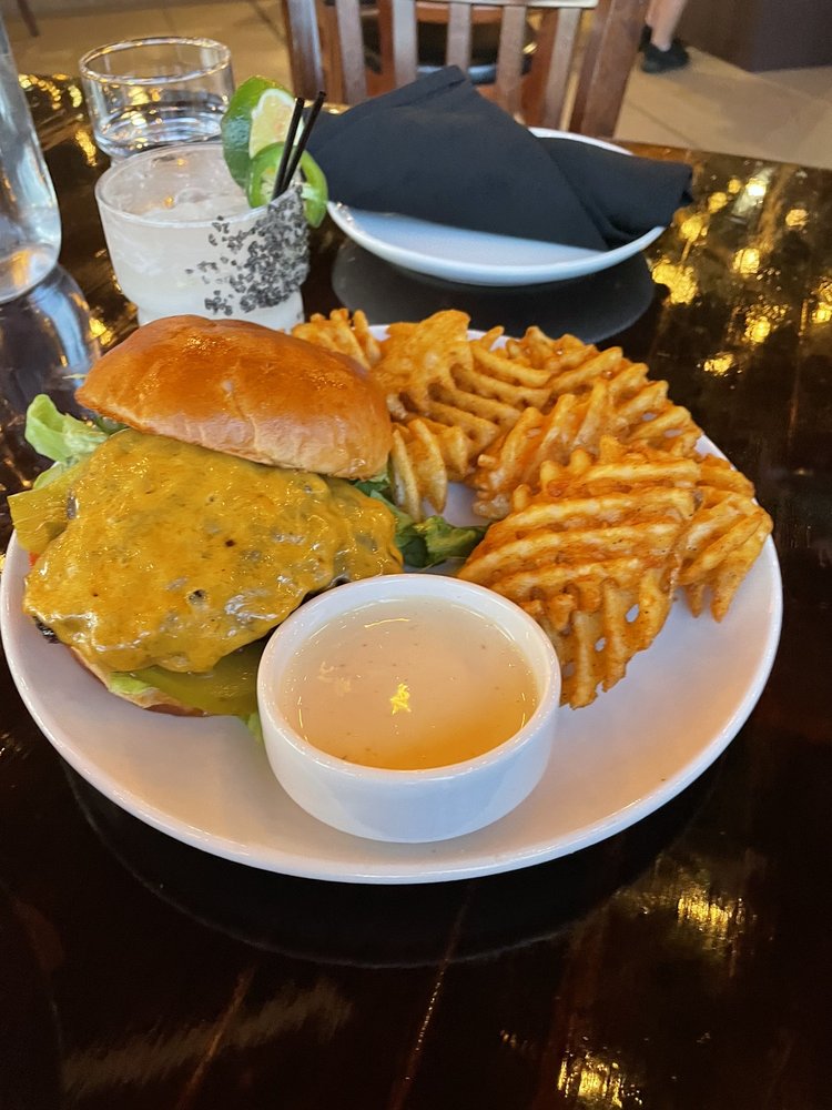 DOGWOODS KITCHEN AND BAR - 24 Photos - 1101 Walton Blvd, Pontiac ...