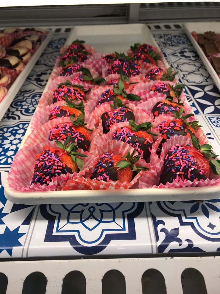 BLUEBIRD BAKERY - 58 Photos & 68 Reviews - Bakeries - 29 Village Sq ...