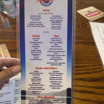 ALEXANDER’S BEACH PUB & LIQUOR STORE - Updated December 2025 - 16 ...