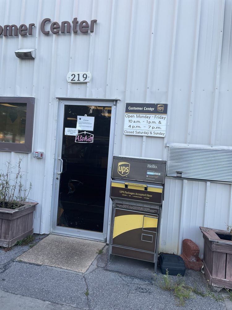 UPS CUSTOMER CENTER - Updated May 2026 - 219 Santa Rosa St SW, Fort ...