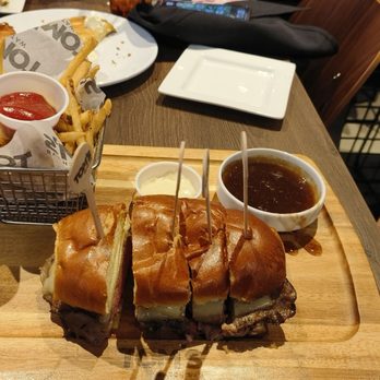 TOM’S WATCH BAR - Updated August 2024 - 91 Photos & 63 Reviews - 1250 ...