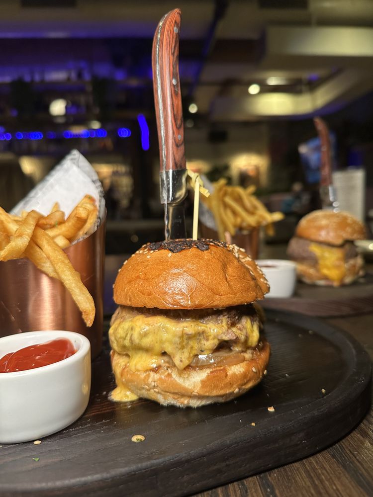 HUBBARD INN - Updated January 2026 - 594 Photos & 305 Reviews - 110 W ...