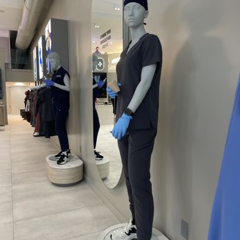 FIGS - Updated December 2025 - 22 Photos - 1625 Walnut St, Philadelphia ...