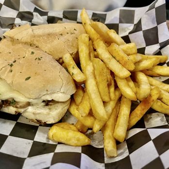 ASHBURN PUB - Updated December 2025 - 136 Photos & 208 Reviews - 44110 ...