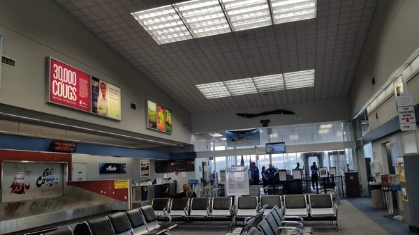 PULLMAN-MOSCOW REGIONAL AIRPORT - PUW - 30 Photos & 23 Reviews ...