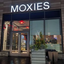 MOXIES BOSTON SEAPORT RESTAURANT - Updated March 2026 - 303 Photos ...