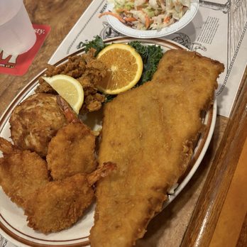 MIKE’S BAR & CRAB HOUSE - Updated November 2024 - 1214 Photos & 1206 ...