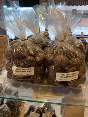 WILMAR CHOCOLATES - 14 Photos & 30 Reviews - 1222 N Superior St ...