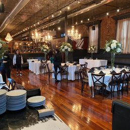 MODERN ON THE RAILS - Updated October 2025 - 248 Photos & 310 Reviews - 1 Station Plz ...