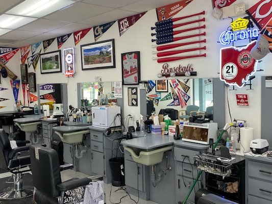 MAPLE LEAF BARBER SHOP - Updated December 2025 - 11 Photos - 2200 Kings ...