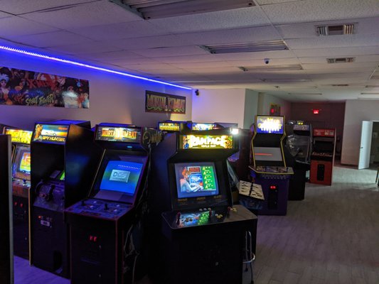 RETRO ZONE ARCADE - Updated December 2024 - 14 Photos - 3577 Fowler St ...