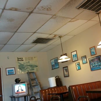 SHUTTLE BURGERS & MORE - Updated July 2024 - 37 Photos & 46 Reviews ...