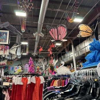JUNKEE CLOTHING EXCHANGE - Updated June 2025 - 542 Photos & 399 Reviews ...