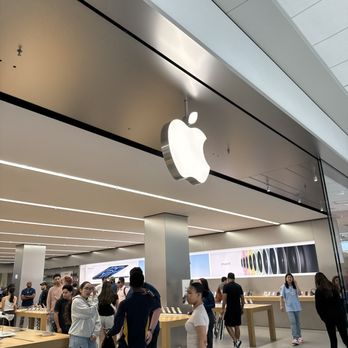 APPLE QUEENS CENTER - Updated May 2025 - 50 Photos & 180 Reviews - 90 ...