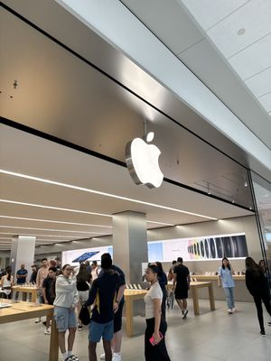 APPLE QUEENS CENTER - Updated September 2025 - 51 Photos & 182 Reviews ...
