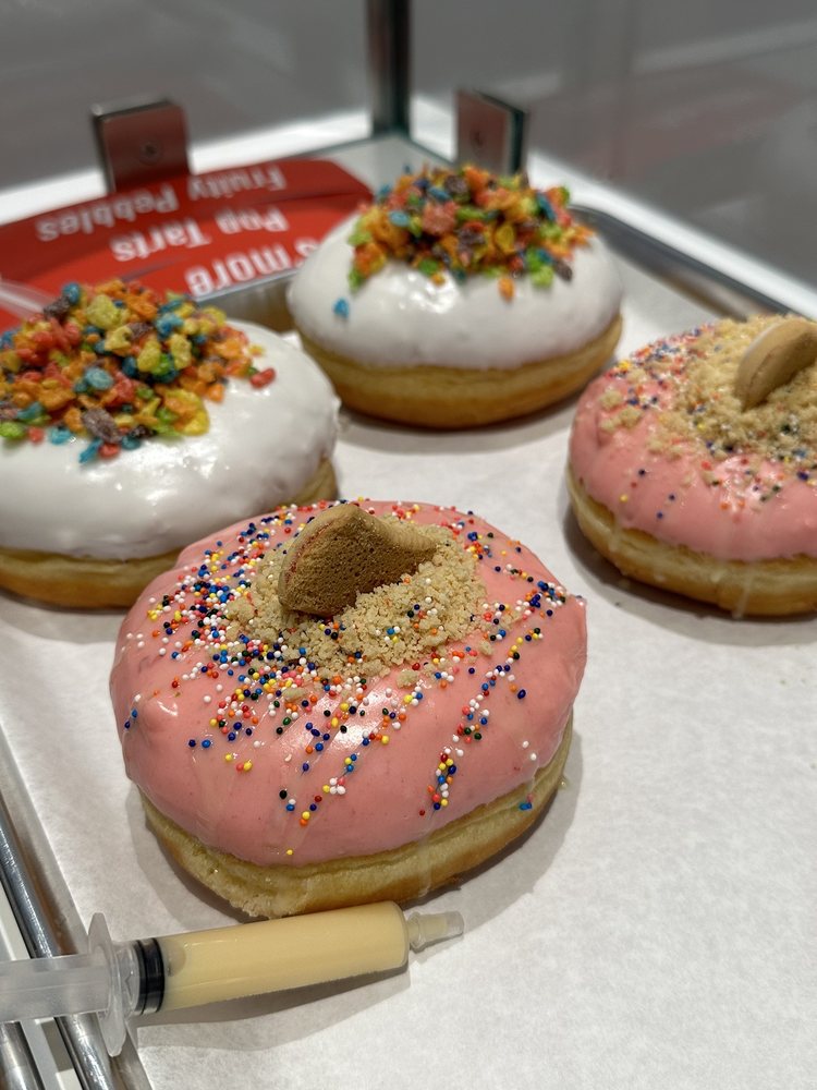 THE HOLLYWOOD DONUT FACTORY - 32 Photos & 15 Reviews - 610 East Las ...