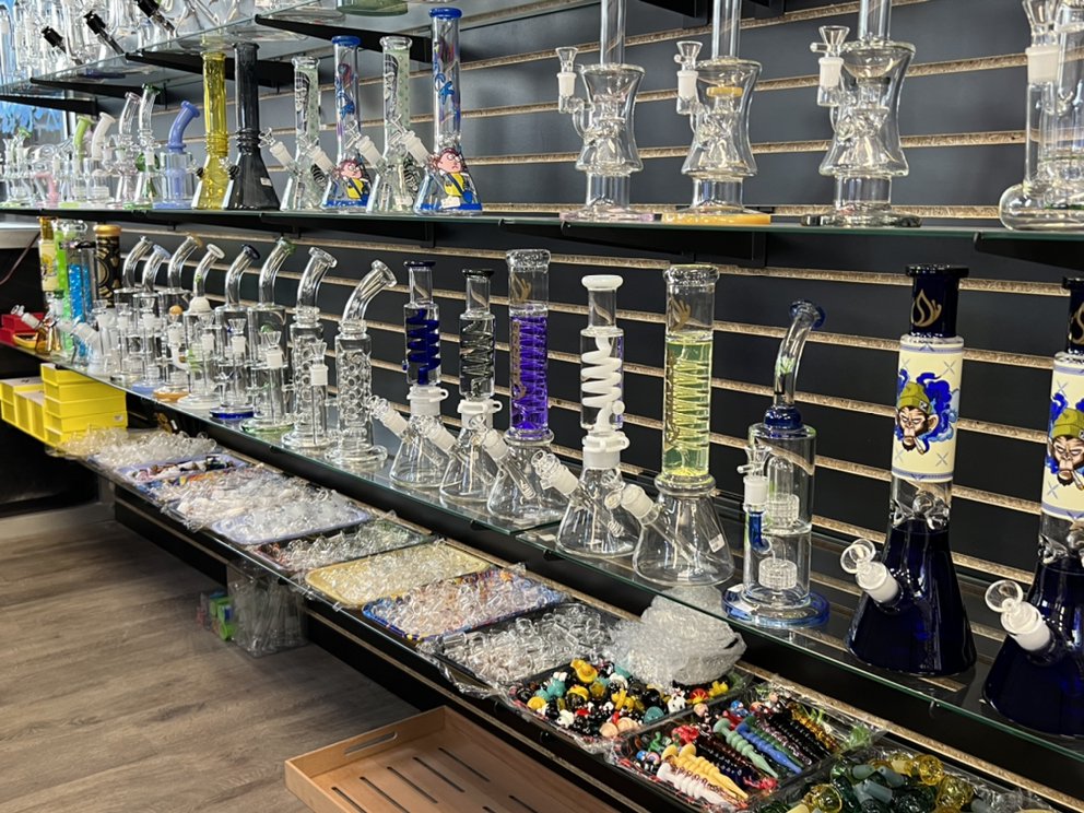 FAMOUS VAPE & TOBACCO - Updated December 2025 - 17 Photos - 607 E ...